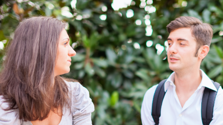 How to get a girl's number without being creepy - Good Gentleman