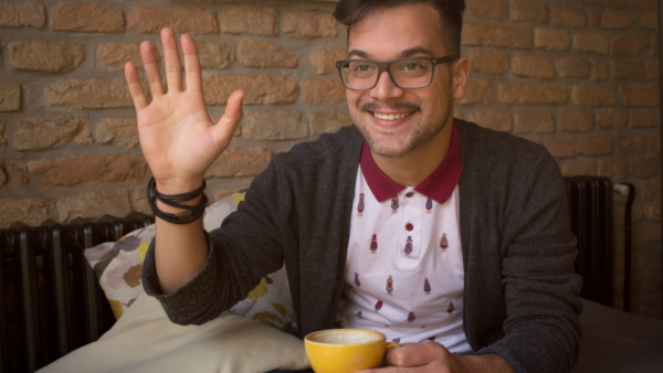 How to greet women you've met online - Good Gentleman