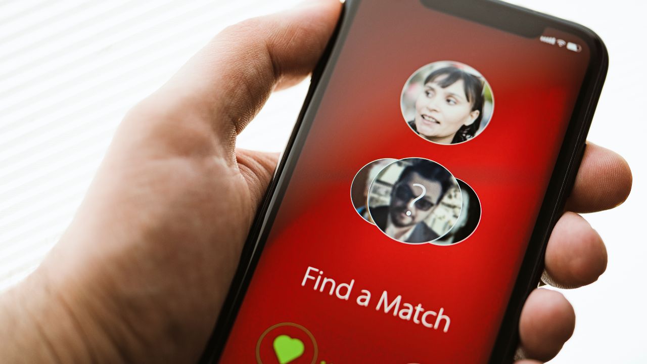 Best 3 Hinge Prompts - Good Gentleman