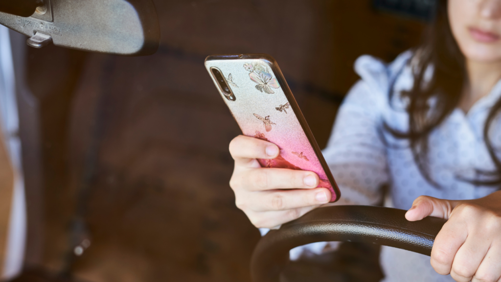 Is she bad at texting or not interested in you? - Good Gentleman