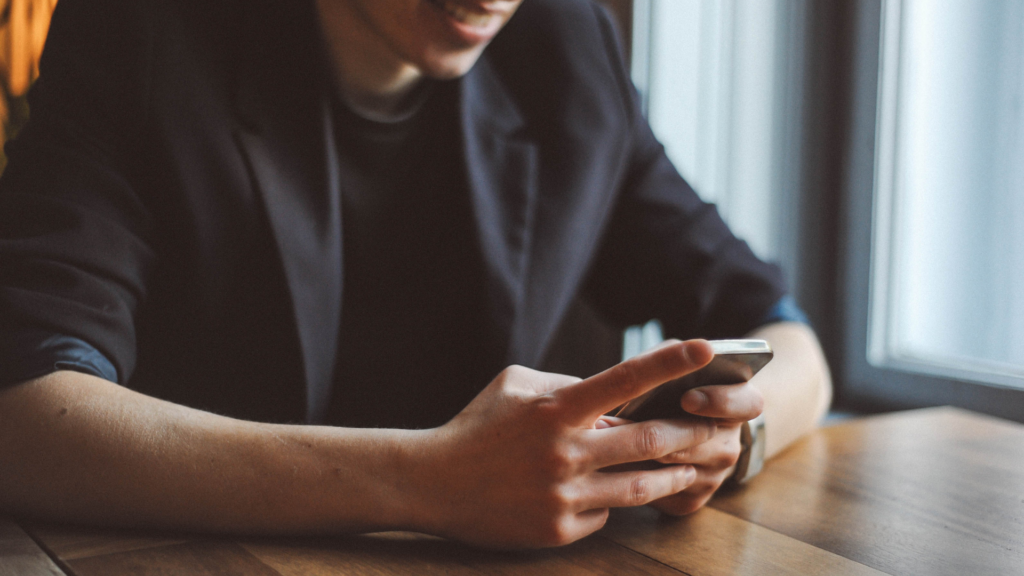 Is she bad at texting or not interested in you? - Good Gentleman