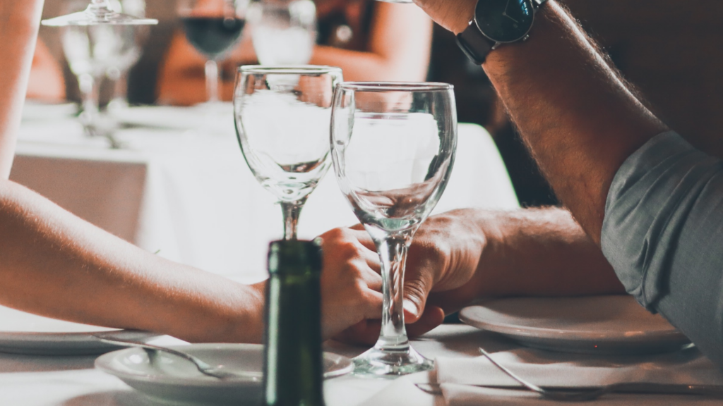 Physical Touch on First Date: Should you initiate it or not - Good ...