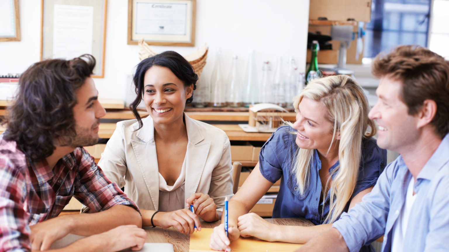 Does dating a colleague a good idea? - Good Gentleman