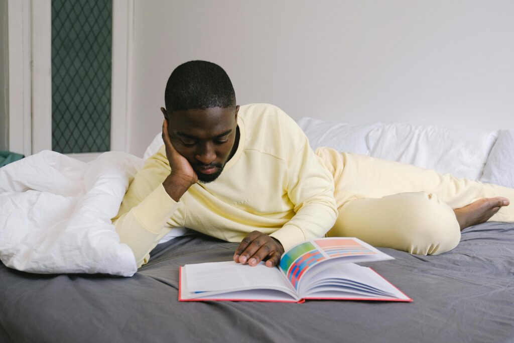 How to Balance Alone Time and Dating (Introvert Advice) - Good Gentleman